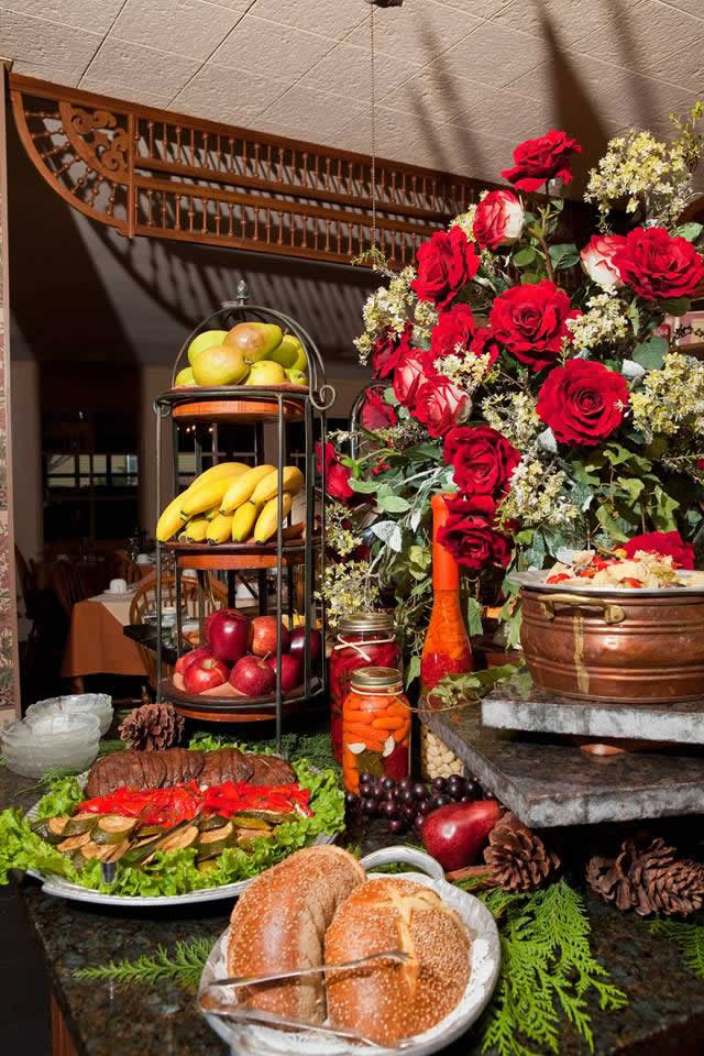 Grand Buffet | Stroudsmoor Country Inn